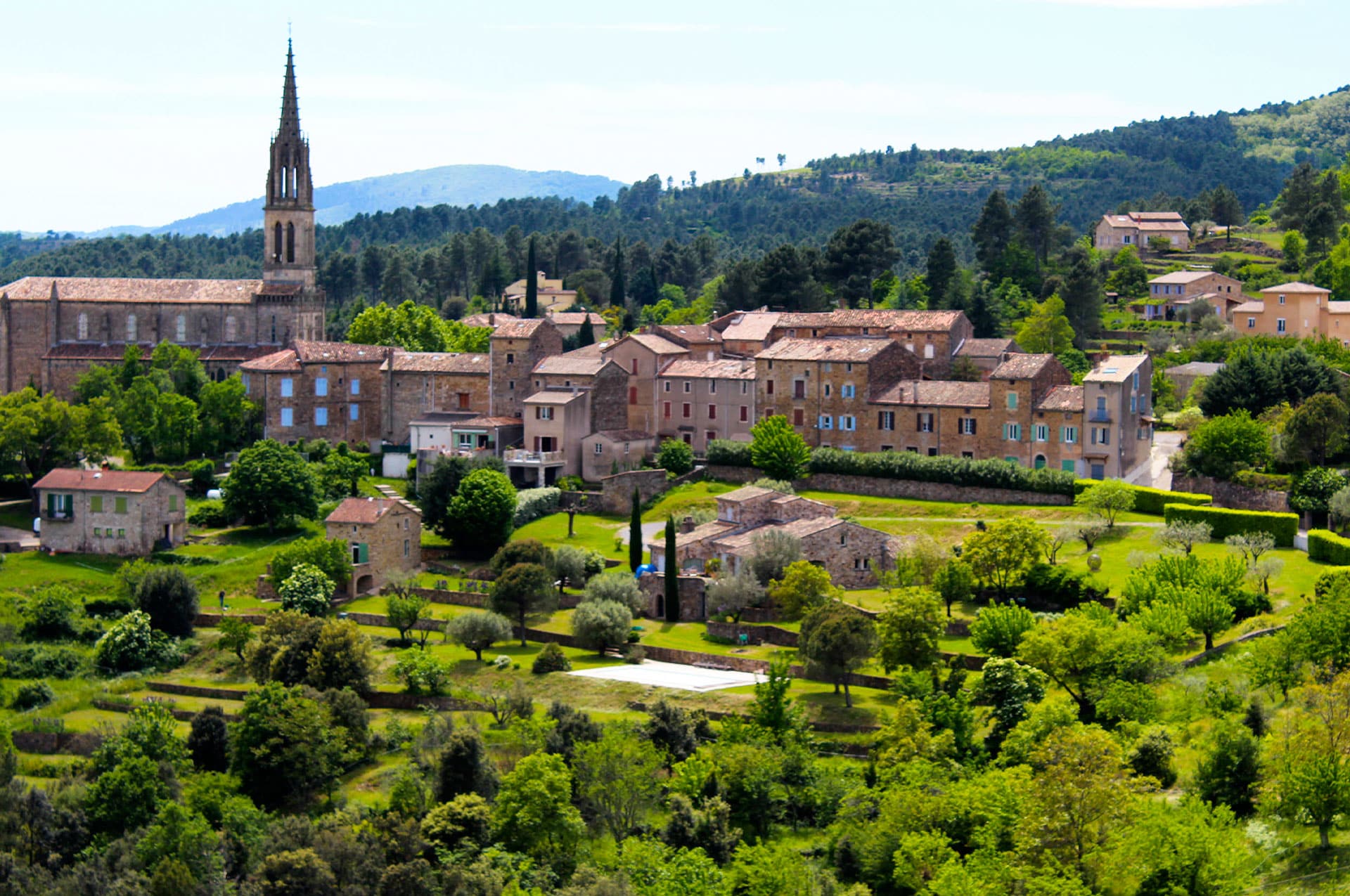 Banne village de caractère, proche du campinglagrandterre - Ruoms, piscine